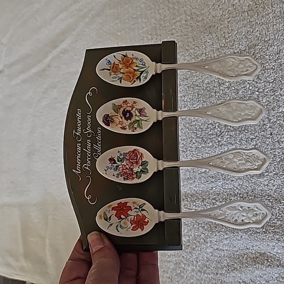 Avon | Wall Decor | Vintage Avon Porcelain Spoon Set | Poshmark